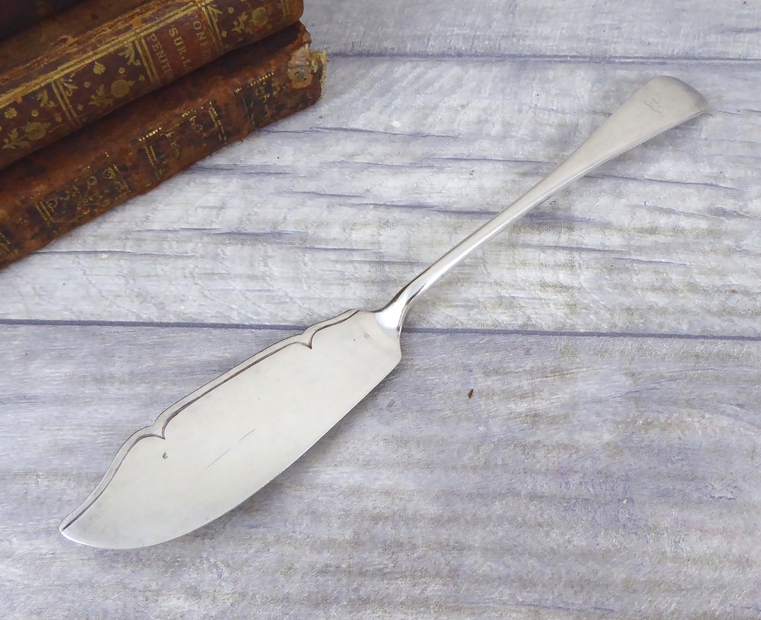 Vintage Silver Plated Fish Knife With Heraldic Dog Handle - Old English ...