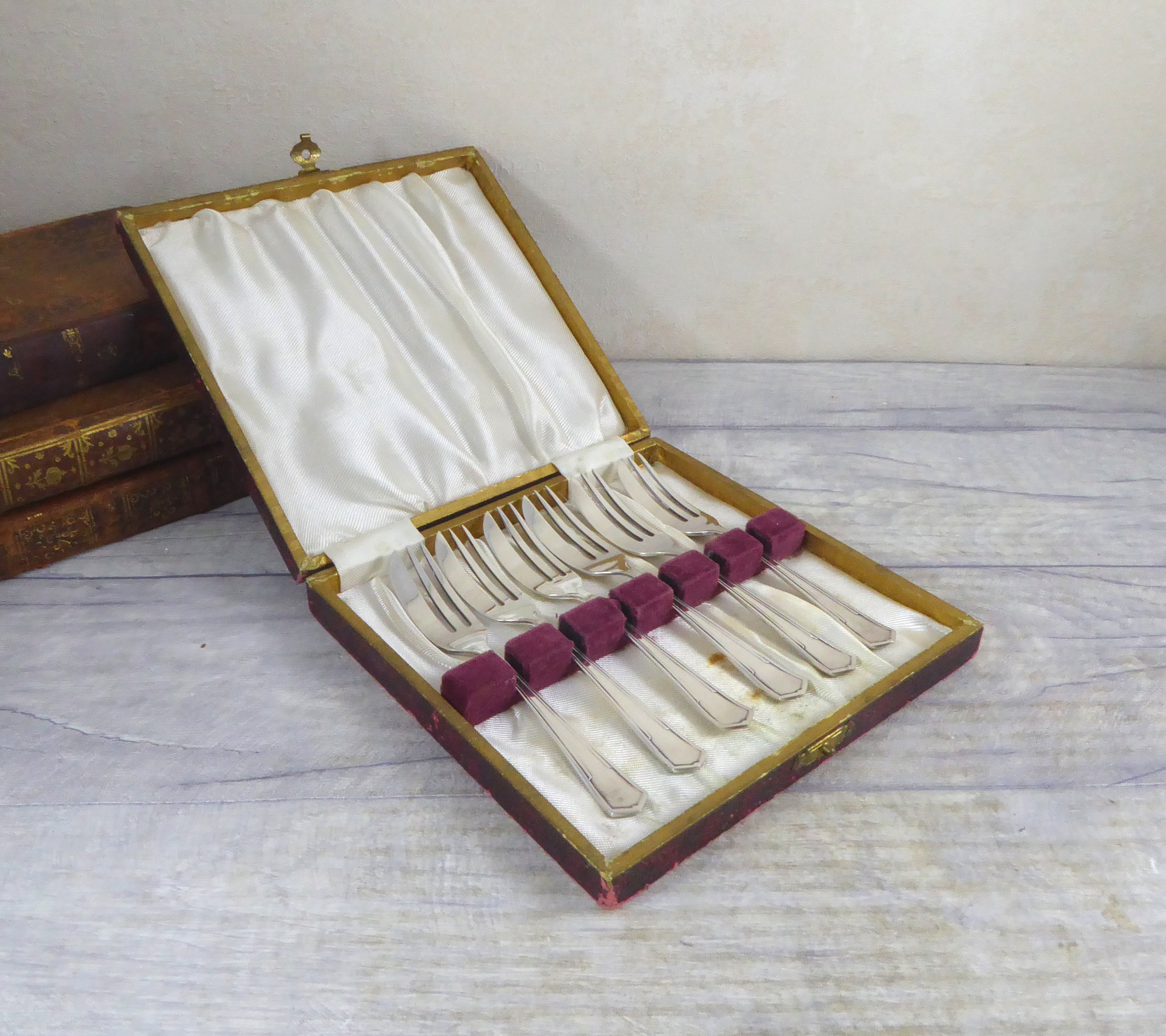 Vintage Boxed Set of Fish Forks Set of 6 Silver Plate - Etsy