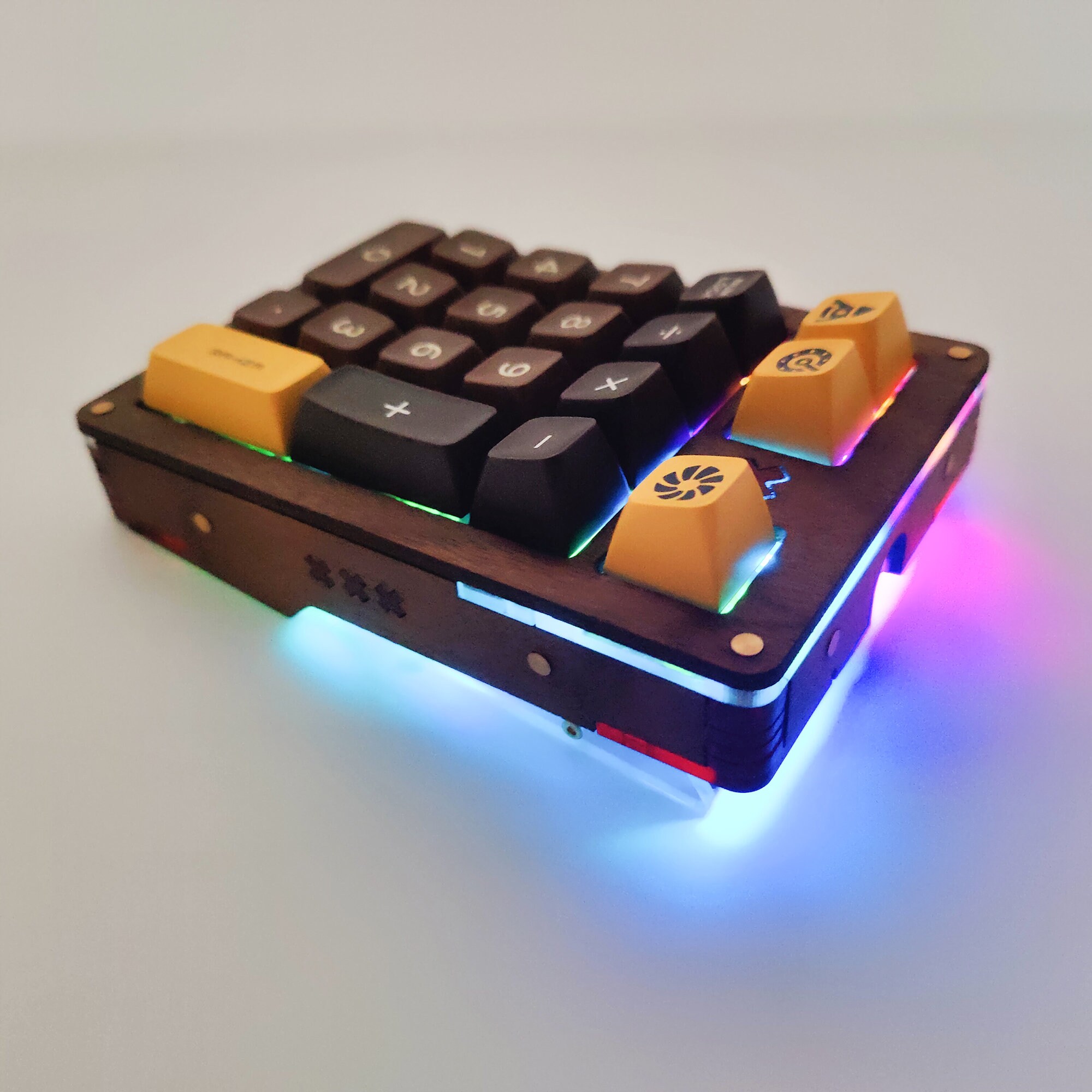 Walnut Soild Wood & Arcylic Numeric Wireless RGB Mechanical - Etsy