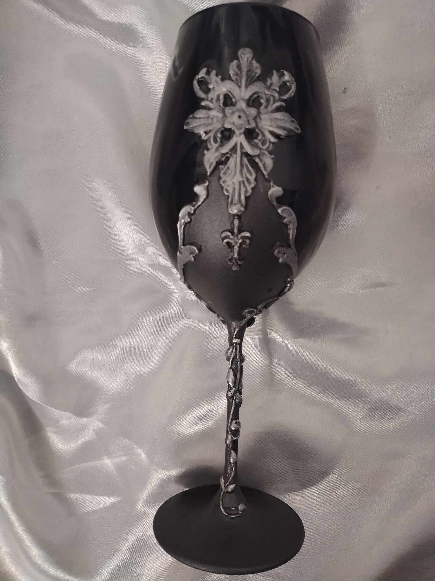 Black Crystal Resident Evil Village Glass Wine Glass Lady's Dimitrescu ...