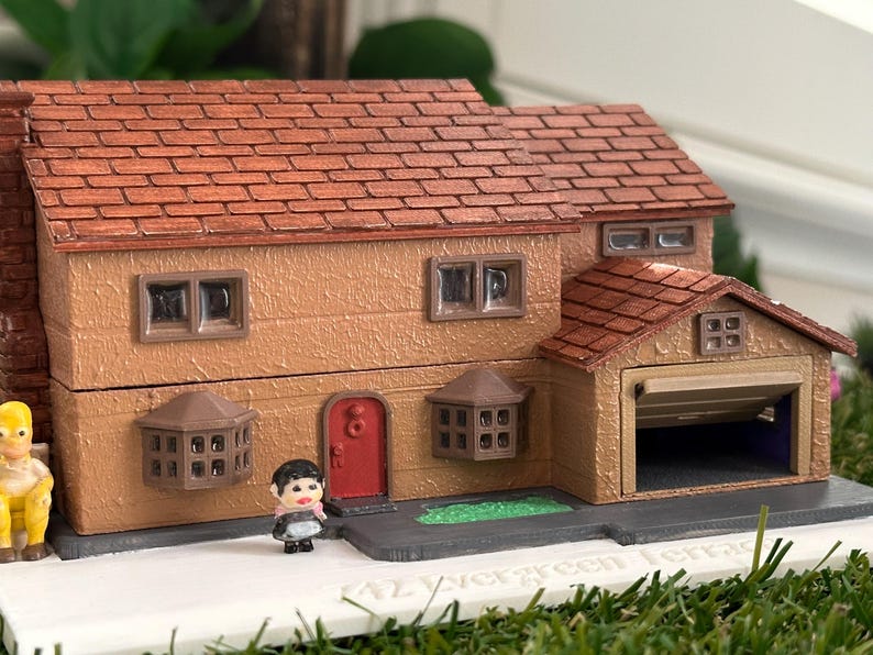 Mini Suburban Simpson House 3D Model in Real Life - Handcrafted 1:87 HO ...
