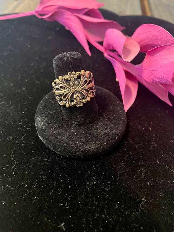 Adjustable Vintage Ring - Gem