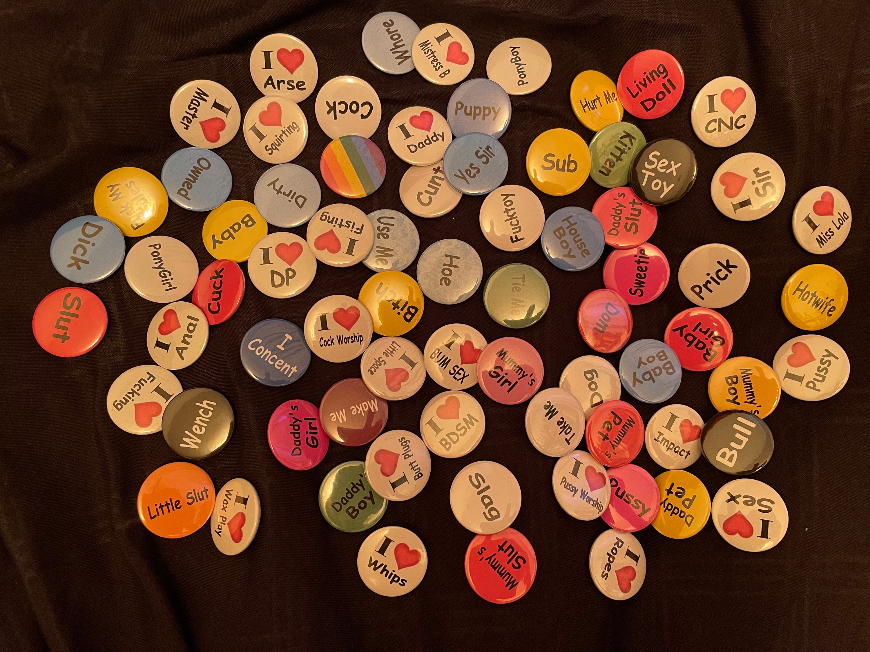 Adult Kinky BDSM Badge 25mm Custom Any Wording Personalised Nsfw Pin ...