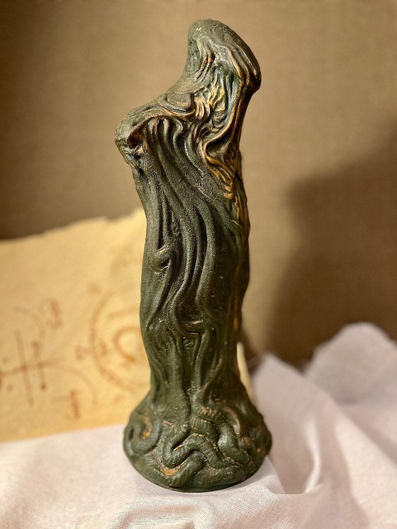 Handmade Cthulhu Statue: Dark Fantasy Gothic Decor - Etsy