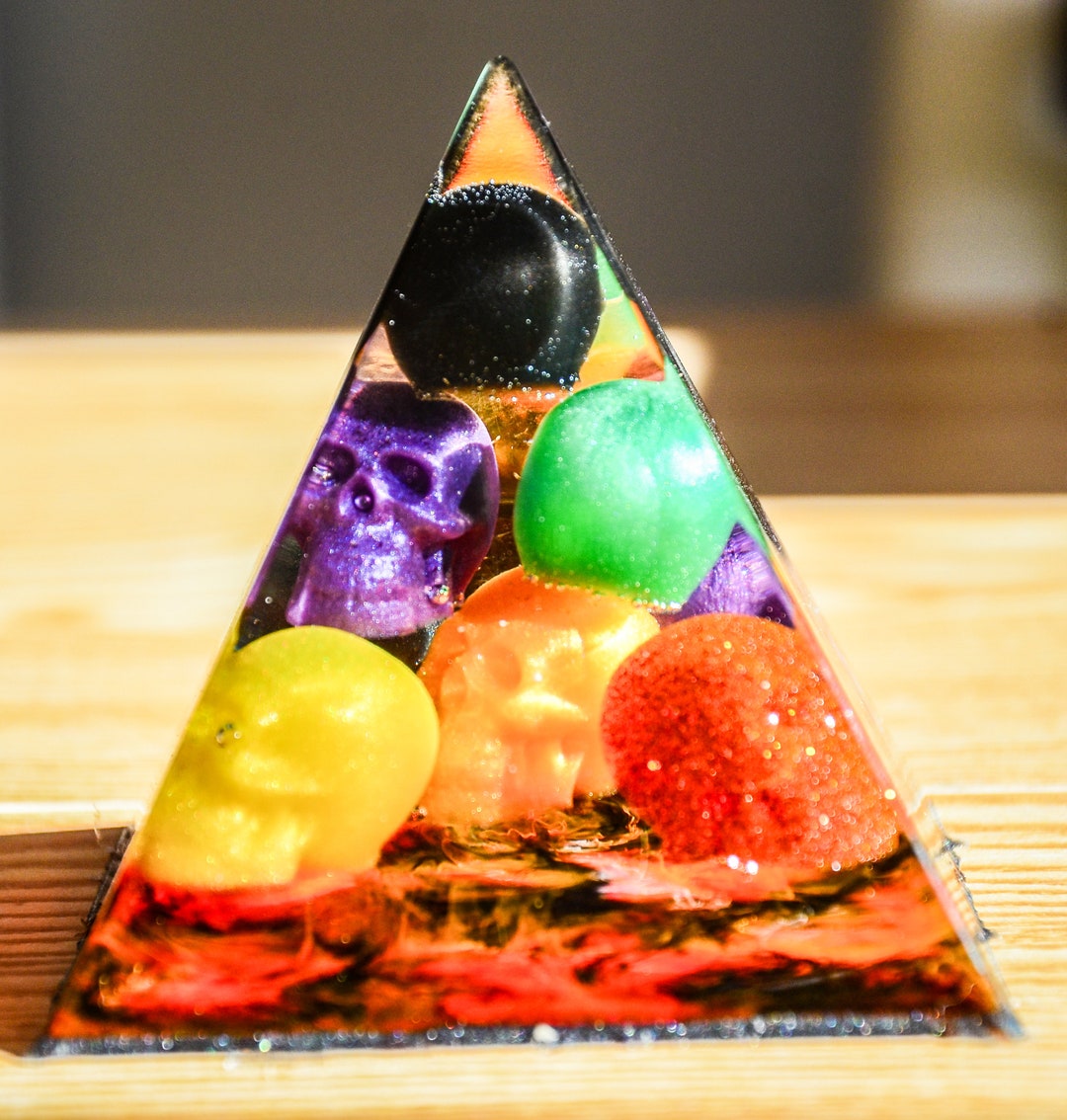 Spooky Halloween Skull Resin Pyramid Ornament. - Etsy
