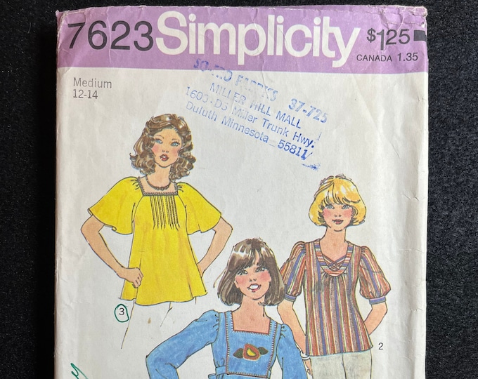 Simplicity Sewing Pattern 7623 Misses Pullover Tops With Appliques Size ...