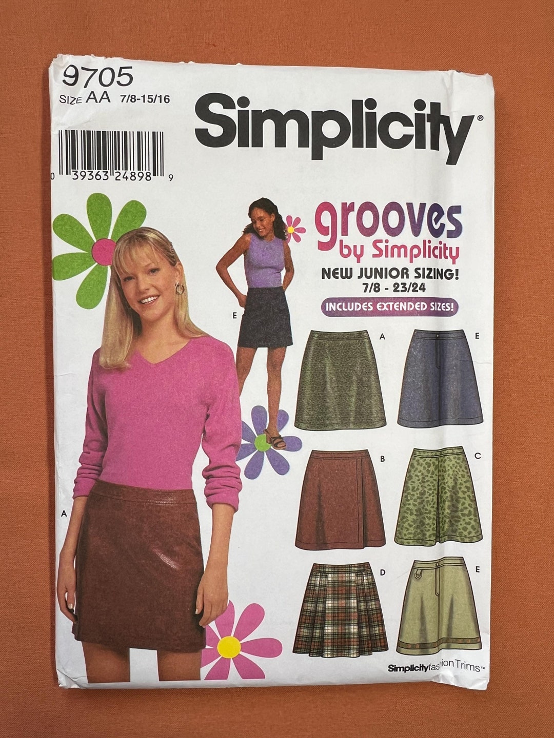 Simplicity Sewing Pattern 9705 Juniors' Mini Skirts Size 7/8-15/16 FF ...