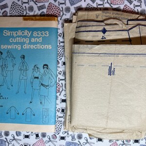 Simplicity Sewing Pattern 8333 Misses' Dress in Two Lengths & Scarf ...