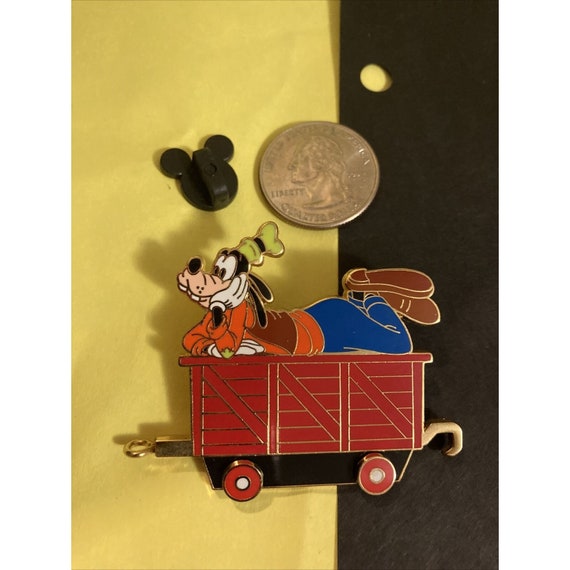 Disney: Goofy On Train Car 3 of 5 Limited Edition Of … - Gem