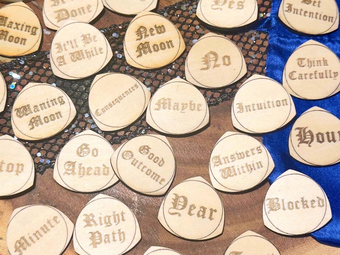 Wooden Divination Tokens: Witchcraft Runes, Altar Decor - Etsy