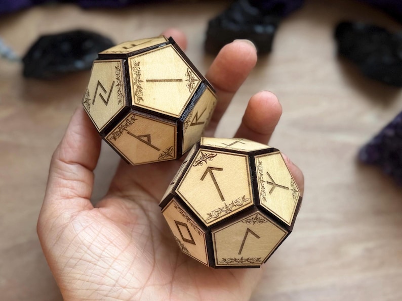 Runes Divination Dice Set: Fortune-telling Spiritual Tool Oracle Die ...