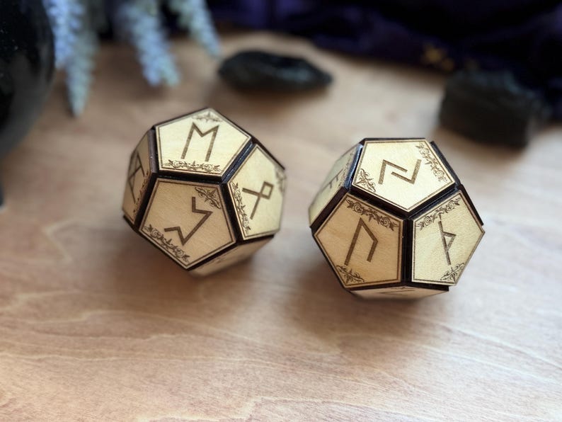 Runes Divination Dice Set: Fortune-telling Spiritual Tool Oracle Die ...