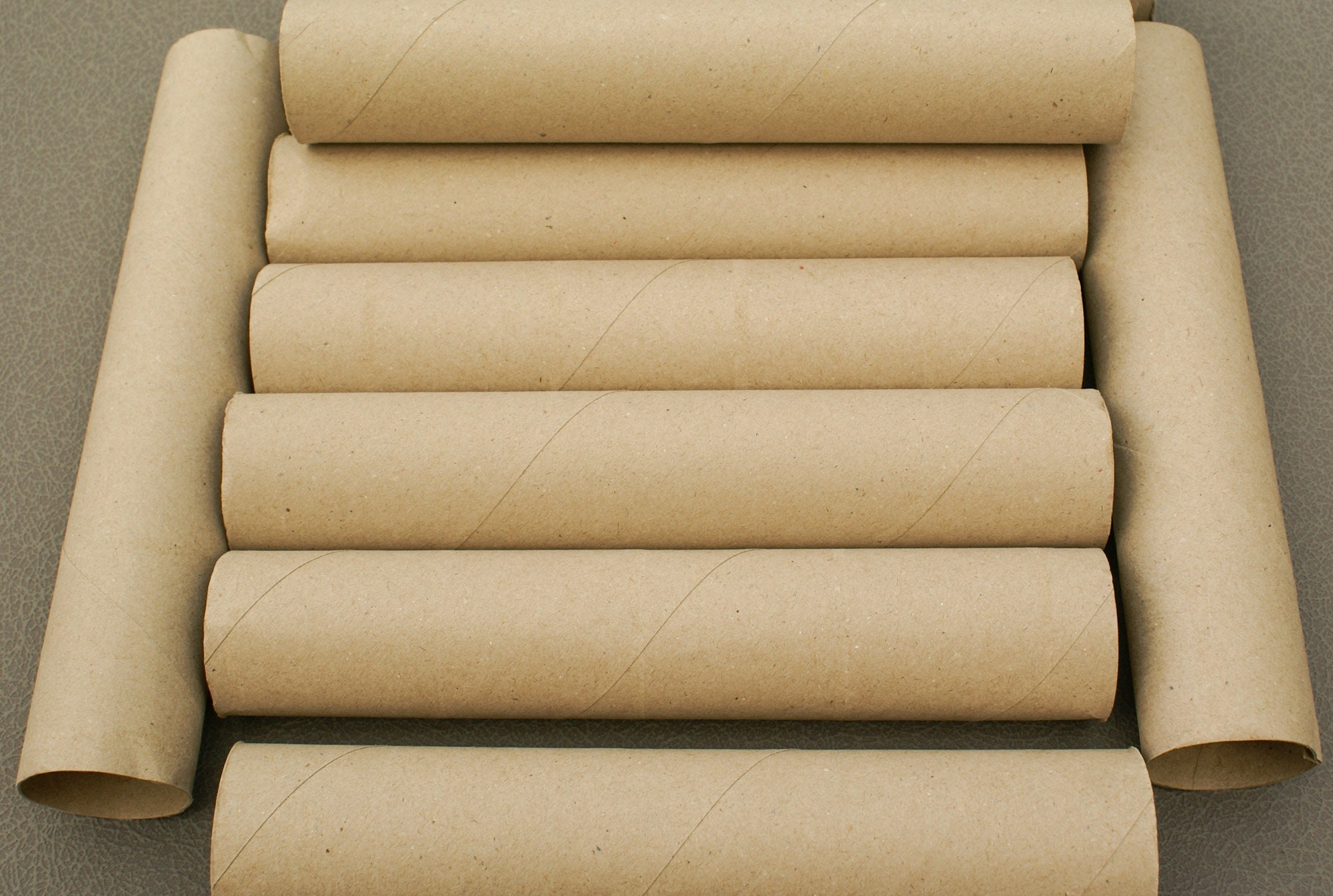 Empty Paper Towel Rolls Cardboard Tubes Long Cylinders Recyclable Craft ...
