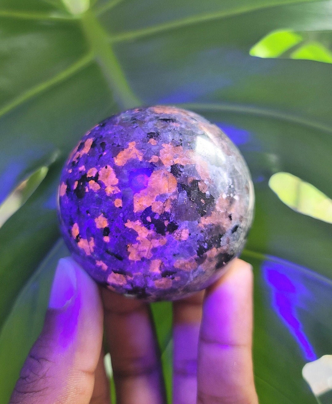 UV Reactive Yooperlite Spheres - Etsy