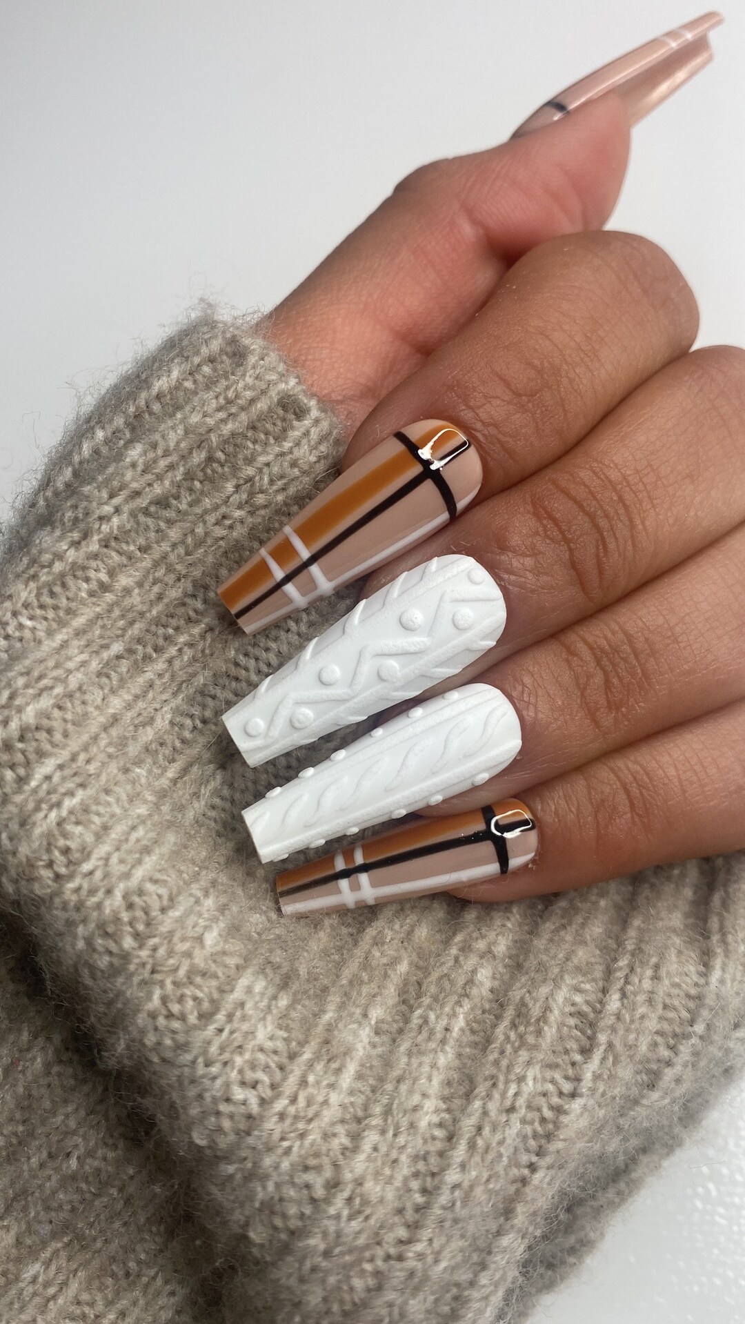 White Sweater & Plaid Press on Nails - Etsy
