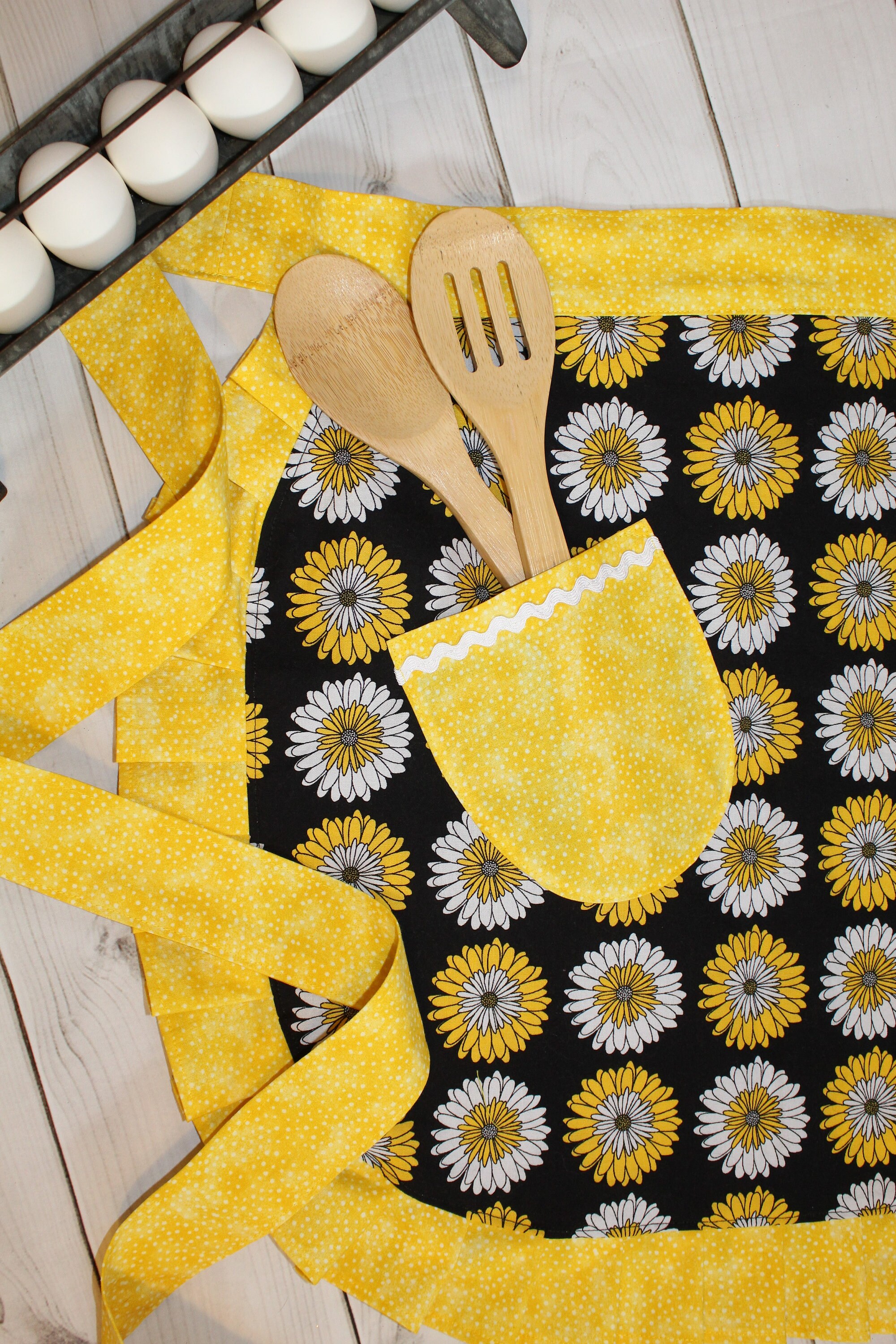 Daisy Apron, Retro Half Apron, Vintage Half Apron, Vintage Baking Apron ...