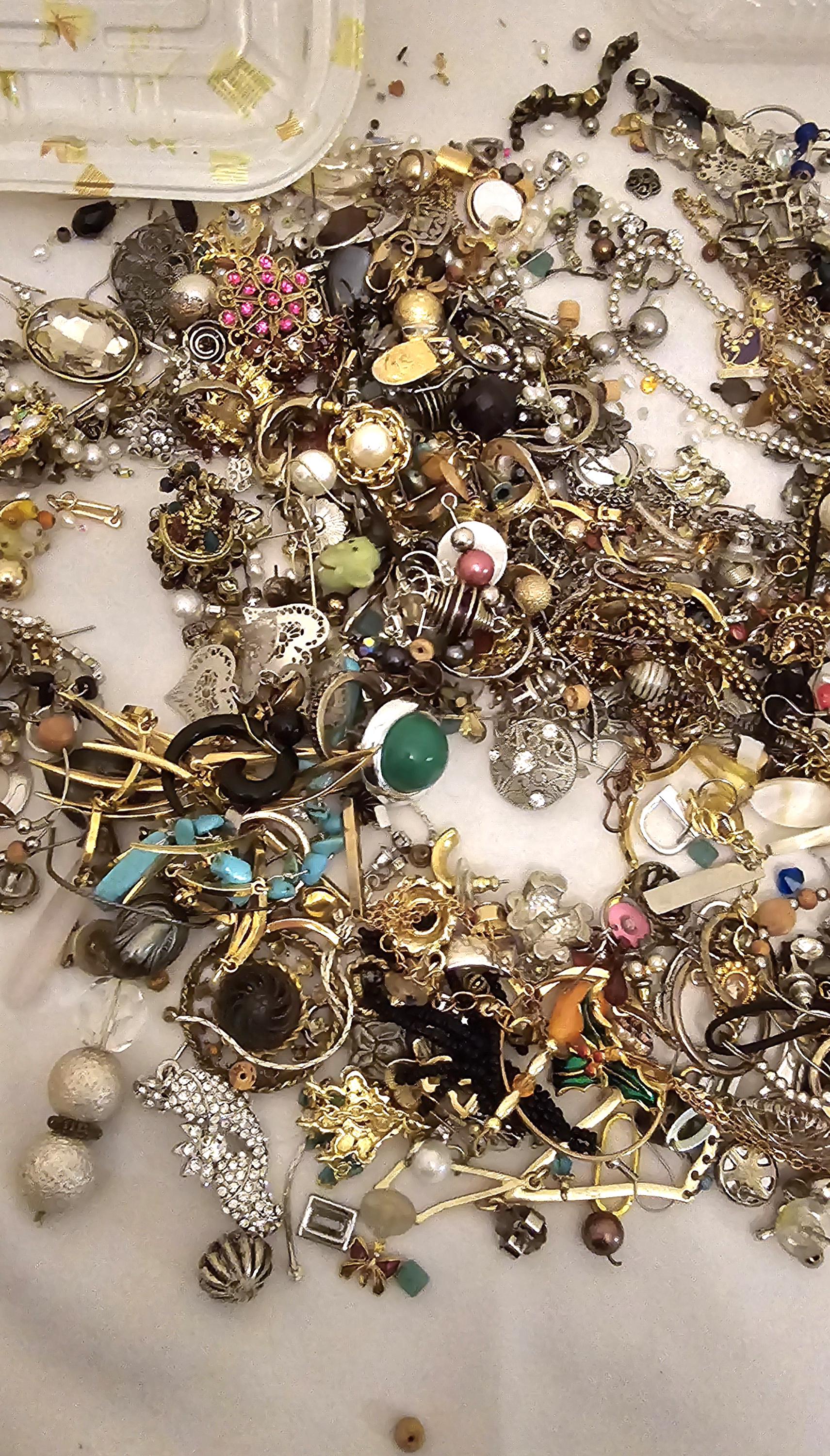 VTG and RETRO, JUNK Jewelry Lot 2 Craft Projects, Collage, Bling ...