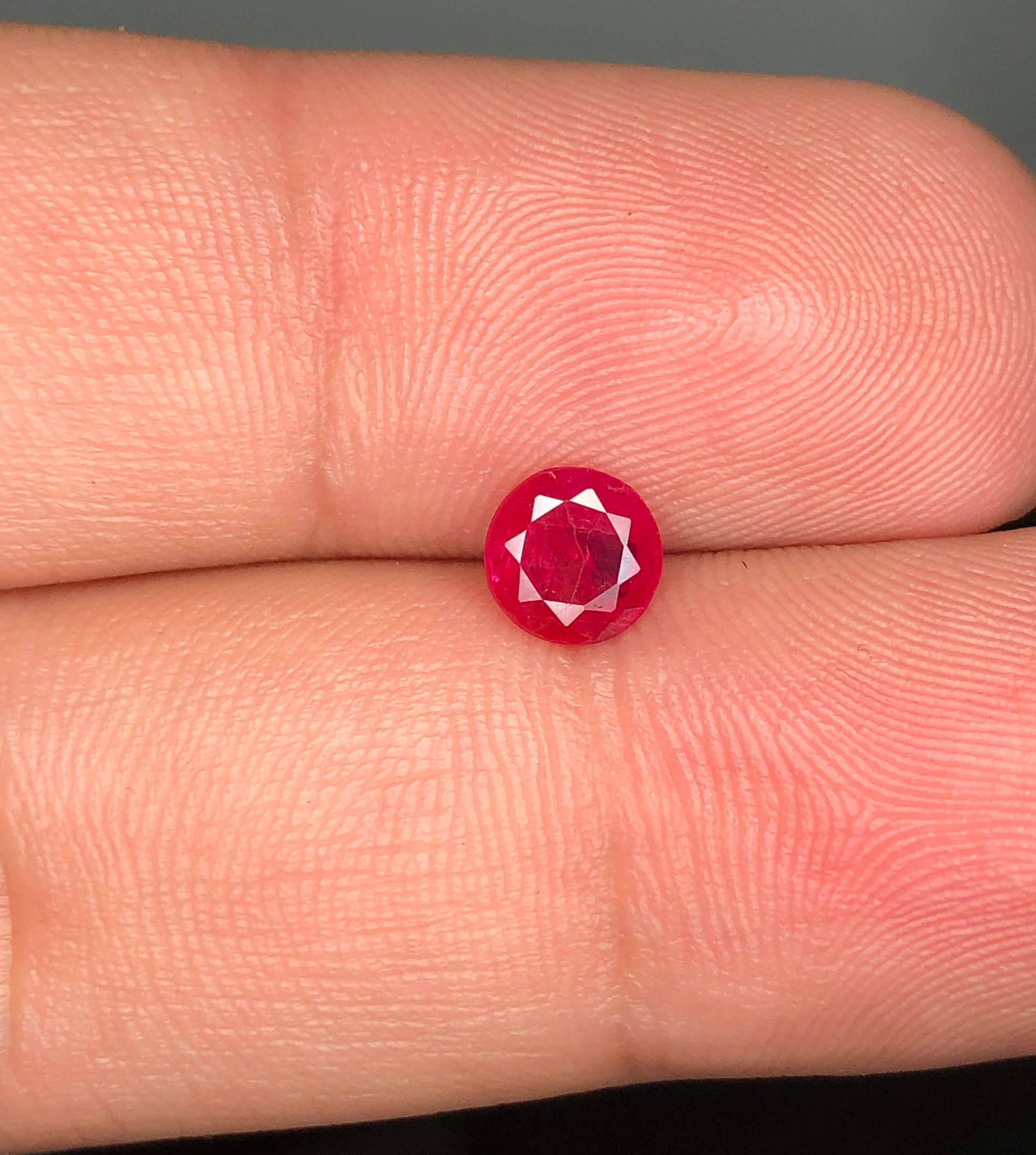 Tajikistan Unheated Red Ruby / 0.98 CT / Perfect Round Shape / Facet ...