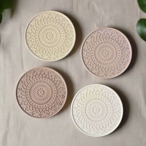 Mandala Coasters, Minimalist Boho, Set of 4, Neutral Decor, Jesmonite ...