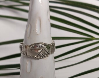Handshake Ring | Etsy