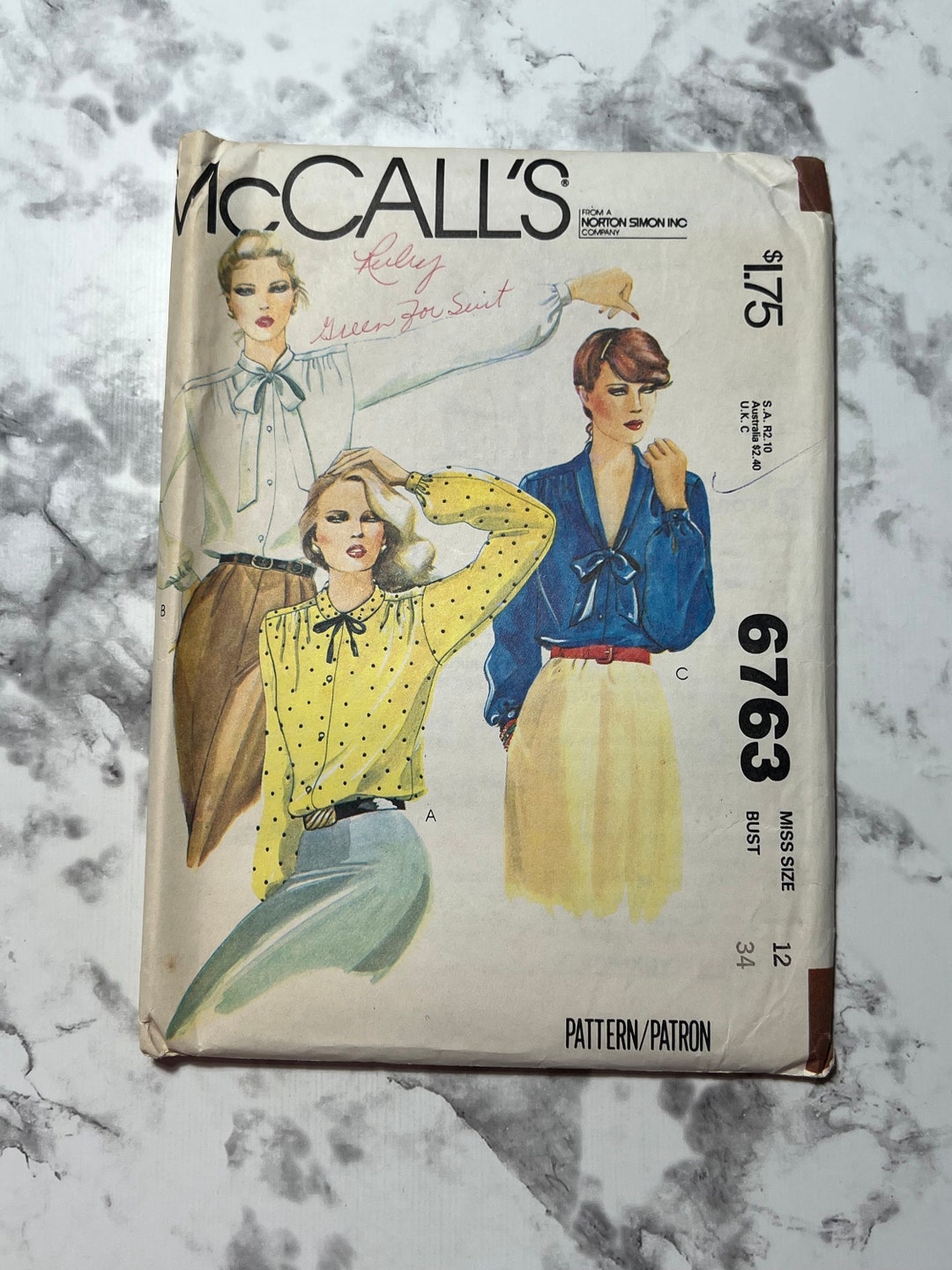 70s Misses Blouses Pattern, Long Sleeved Loose Fitting Button Down ...