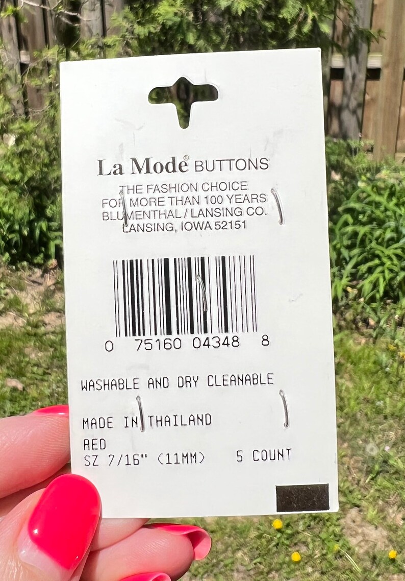 Vintage La Mode Buttons on Card, Red or White Ball Shaped Buttons With ...