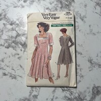 90s Fast and Easy Misses Dress, Very Easy Sleeveless Double Breasted ...