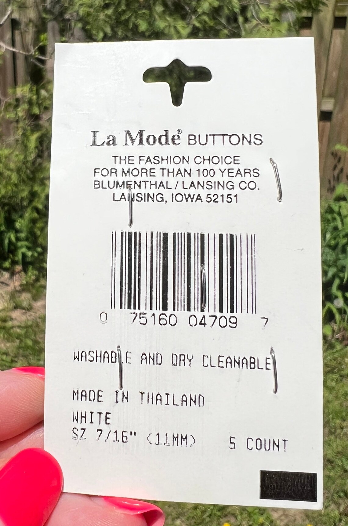 Vintage La Mode Buttons on Card, Red or White Ball Shaped Buttons With ...