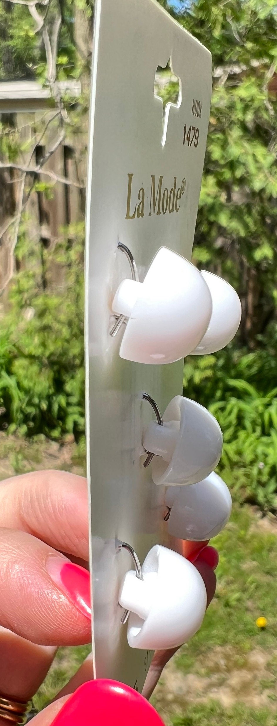 Vintage La Mode Buttons on Card, Red or White Ball Shaped Buttons With ...