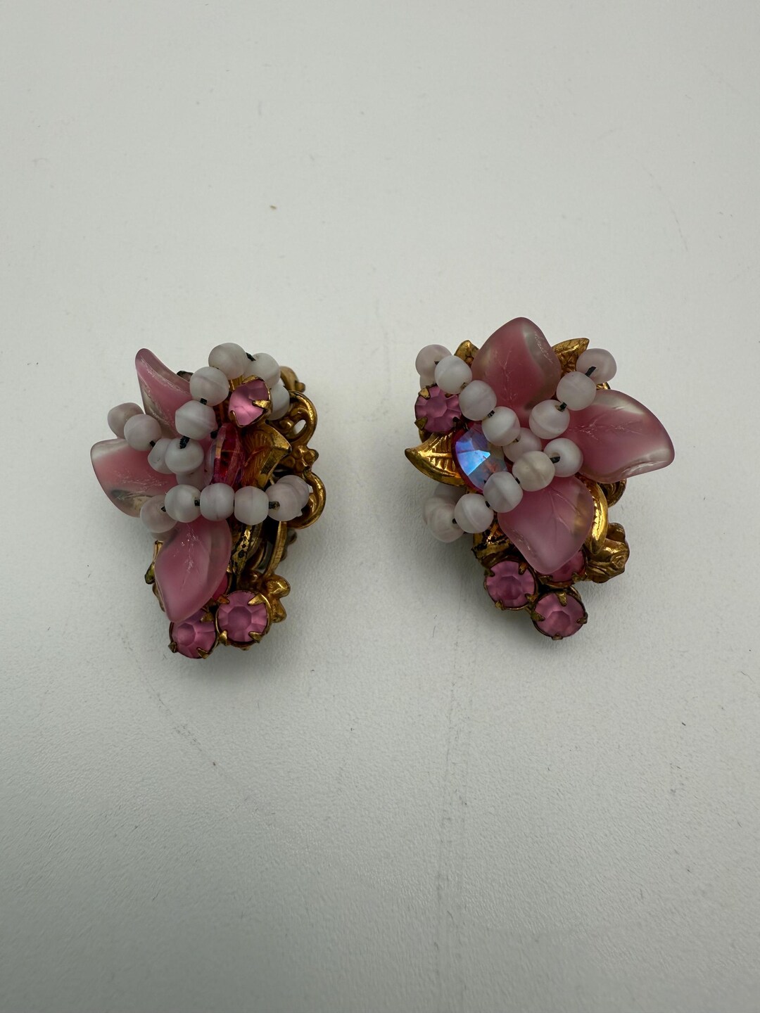 Vintage Robert Pink Glass and Faux Pearl Breaded Clip Earringsvintage ...