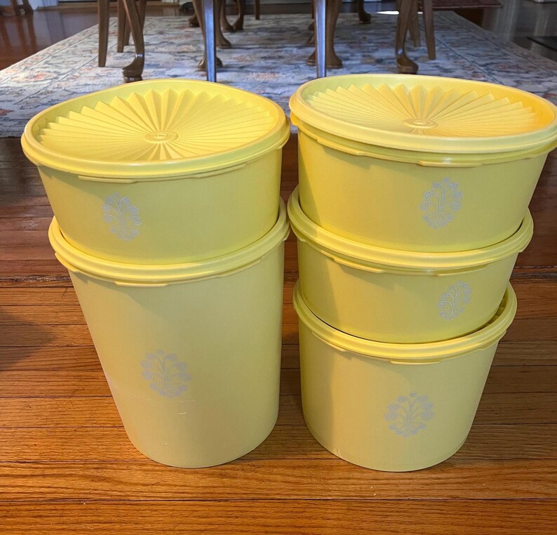 Vintage Set of 5 Bright Yellow Tupperware Canisters, One 9”X 8, One 6 ...