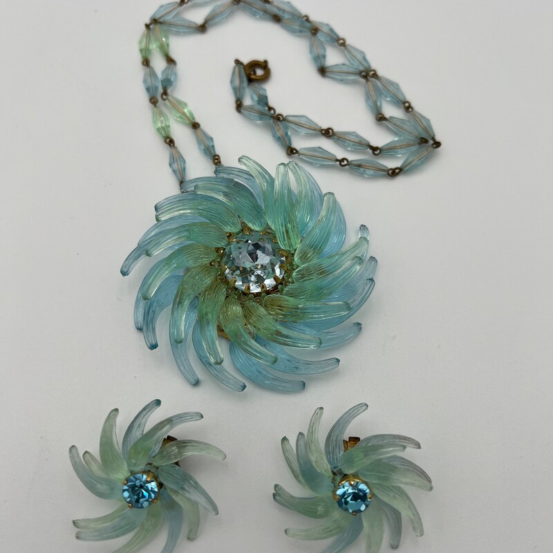 West germany jewelry - Etsy México