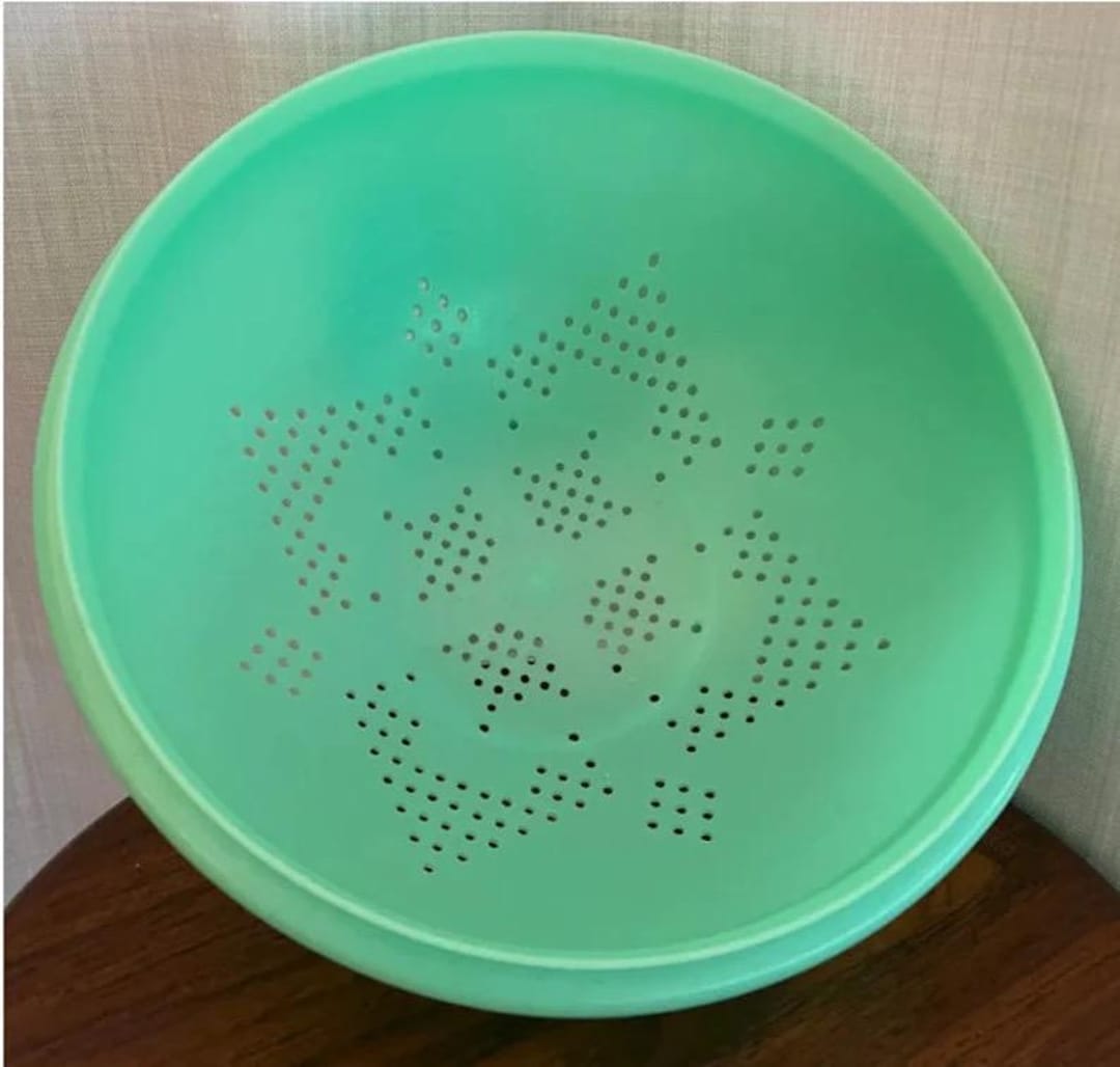 Vintage Tupperware Jadeite Colander. 9” Diameter 5” Tall, in Good ...
