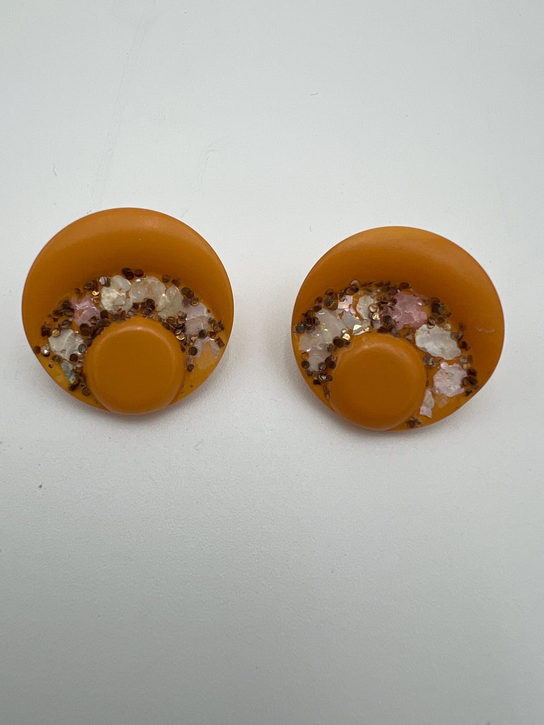 Vintage Butterscotch Bakelite Disc Earrings With Glitter Accentsvintage ...