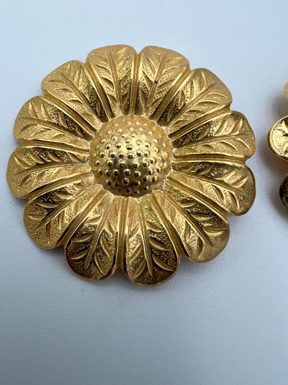 Vintage Nancy Katz gold daisy flower shoeclipsVintage - Gem