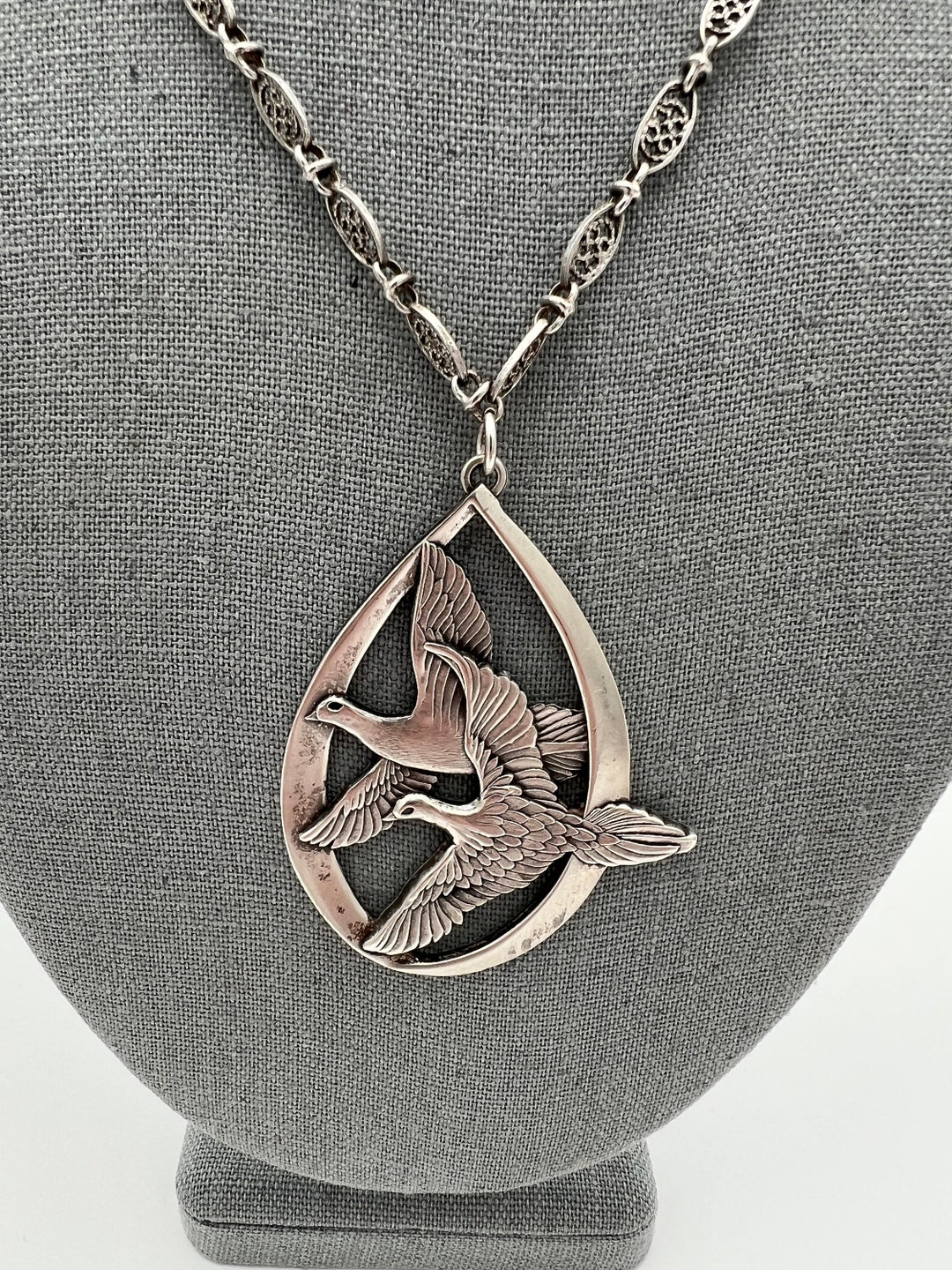 Vintage Wallace Sterling Silver 1972 Peace on Earth Doves Pendant With ...