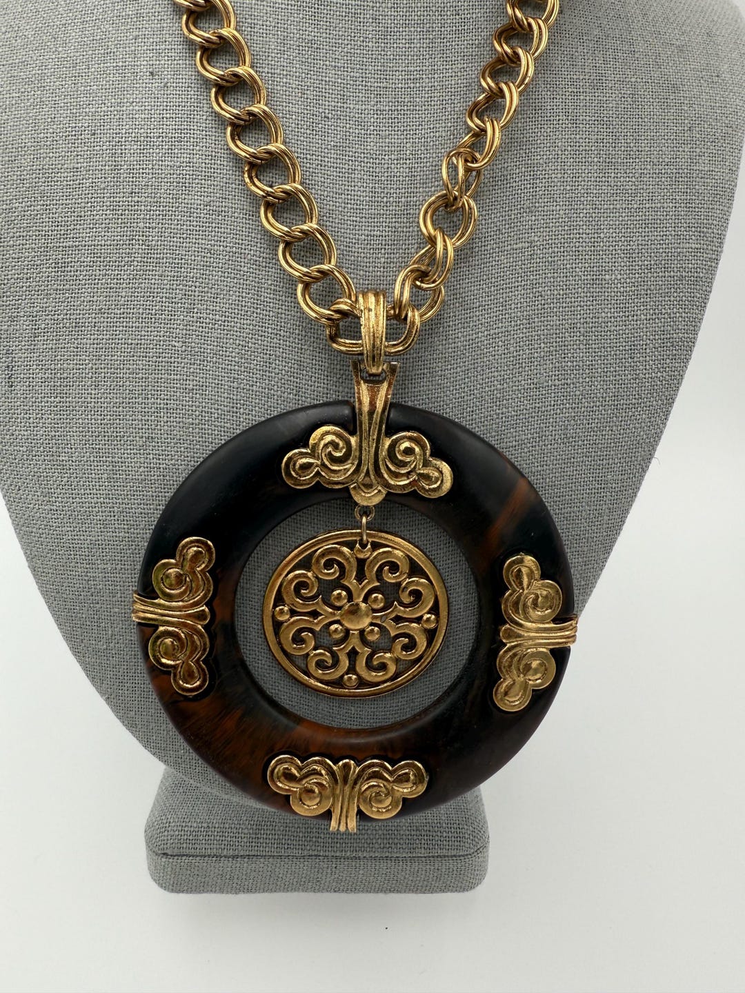 Vintage Trifari Asian-style Pendant Necklace, & Gold-tone Chainvintage ...