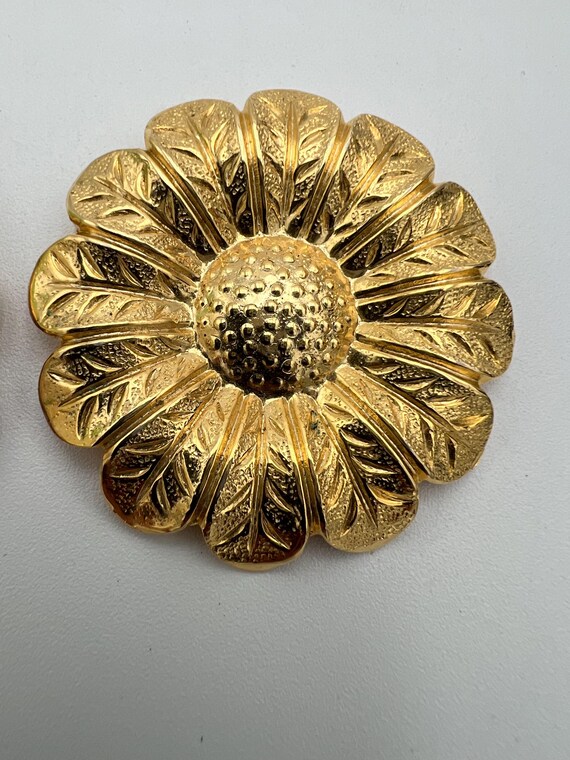 Vintage Nancy Katz gold daisy flower shoeclipsVintage - Gem