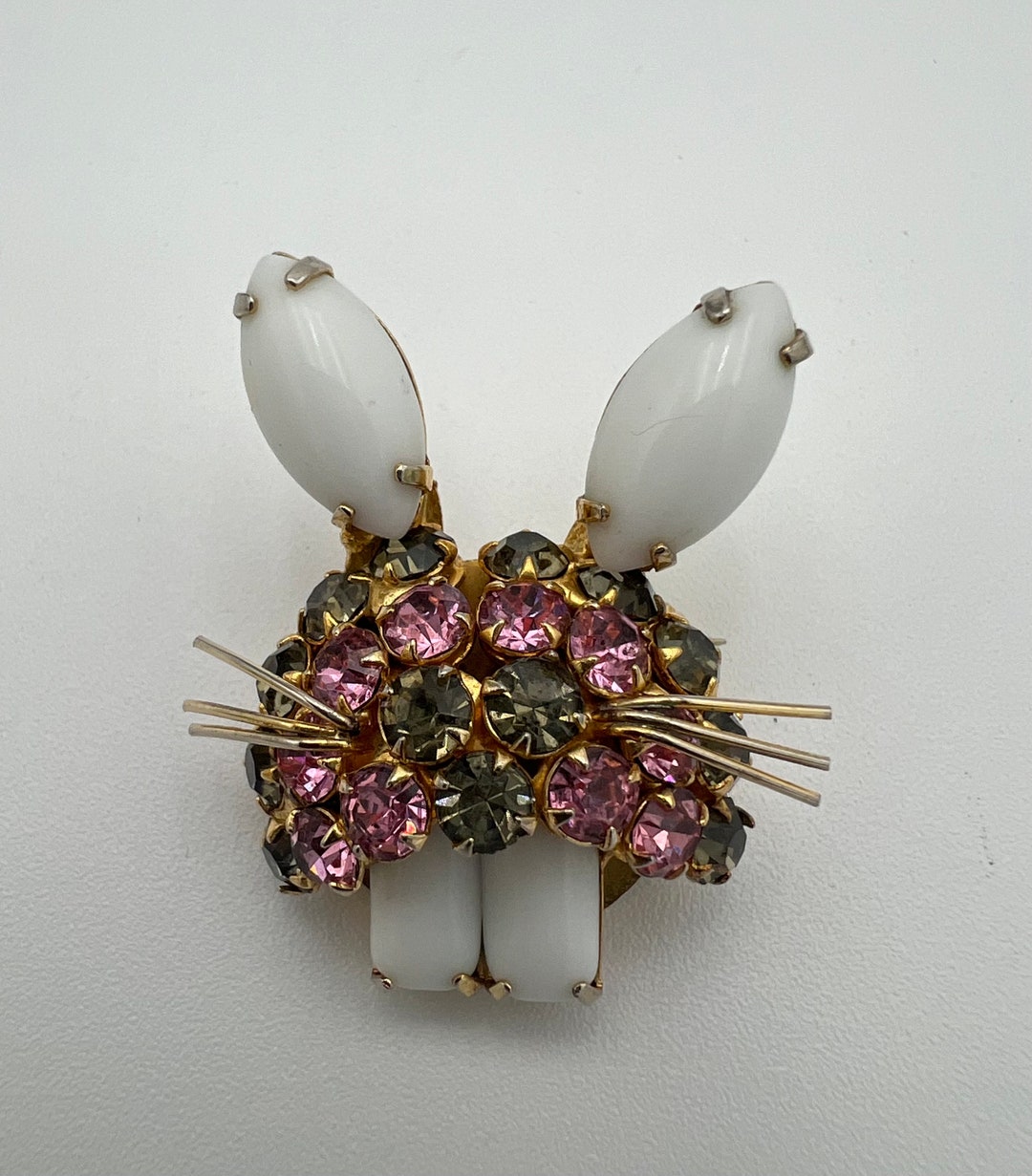 Vintage Warner Milk Glass Buck Tooth Bunny Rabbit Rhinestone Brooch - Etsy