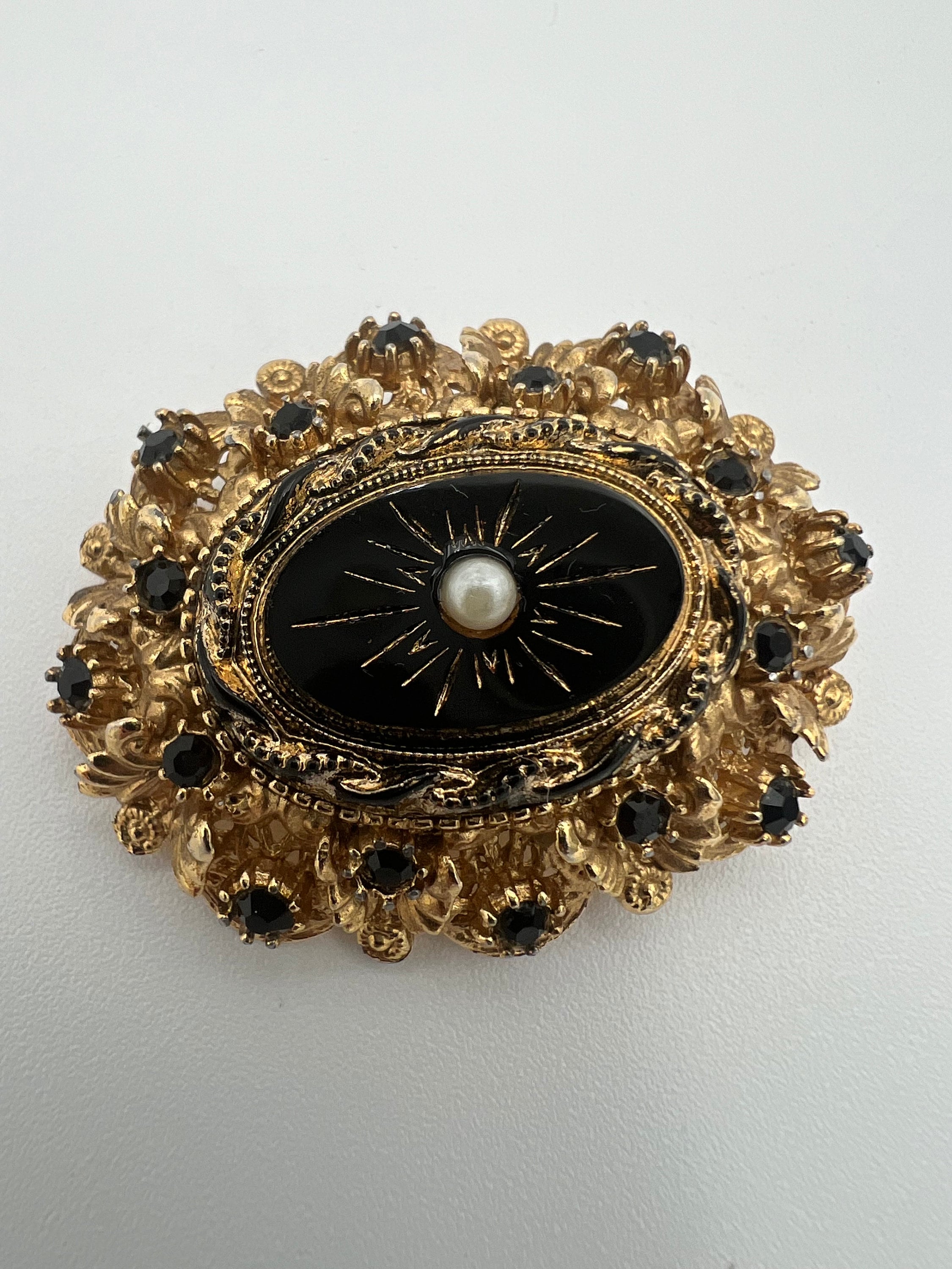 Vintage Sphinx A829 Victorian Revival Gold Tone Black Vintage Sphinx A829 Victorian Revival Gold Tone Black