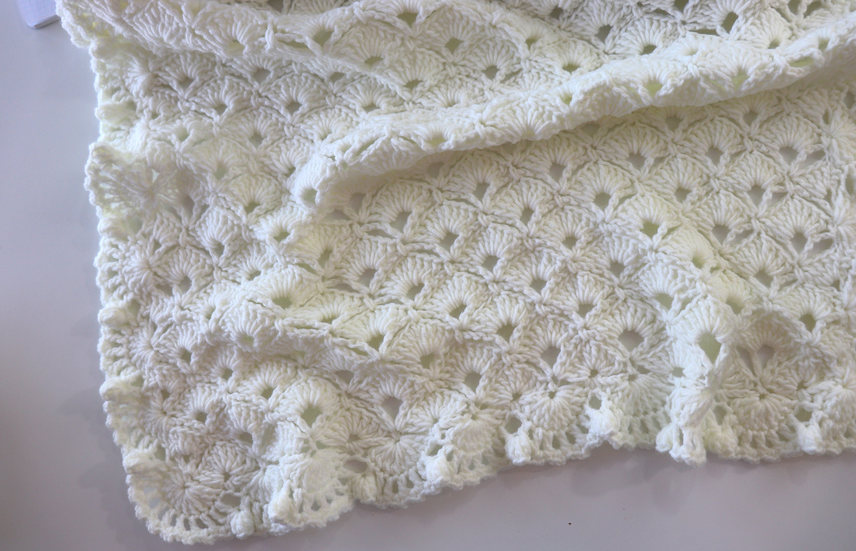 Crochet Shell Stitch Blanket Written Pattern | Sirin's Crochet ...