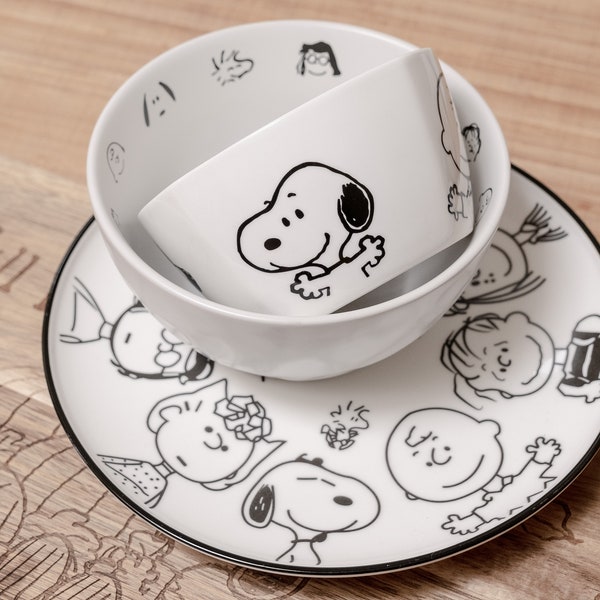 Peanuts Charlie Brown Plates - Etsy