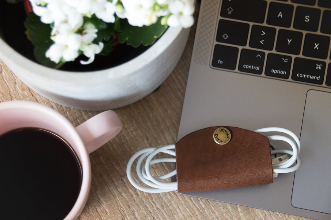 Organize the Cable Mess | Brown, Jute Bag, Zwicklisl, Charging Cable ...