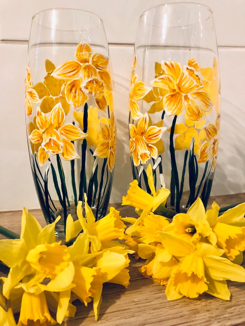 Hand Painted Vase/ Floral Daffodil / Bullet Shape - Etsy