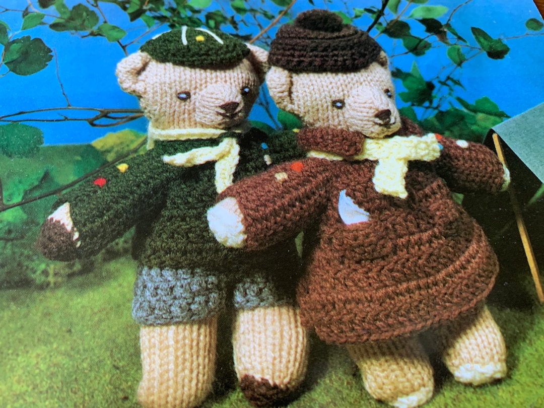 Teddy Bears Picnic Sirdar Knitting Pattern Booklet #126 Crochet Clothes ...