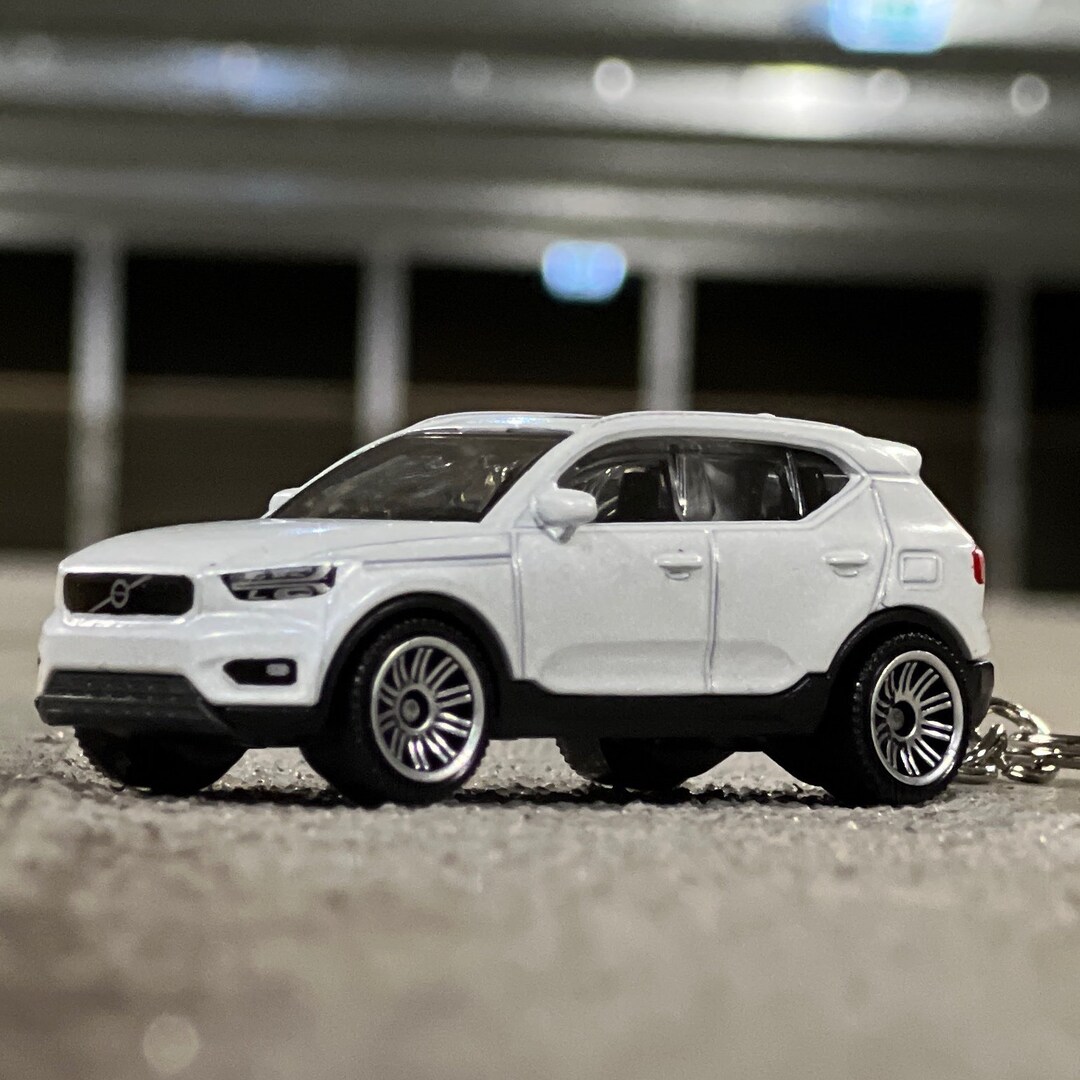 Gift for Men Personal Lanyard Volvo XC 40 White Car Key Ring as a ...