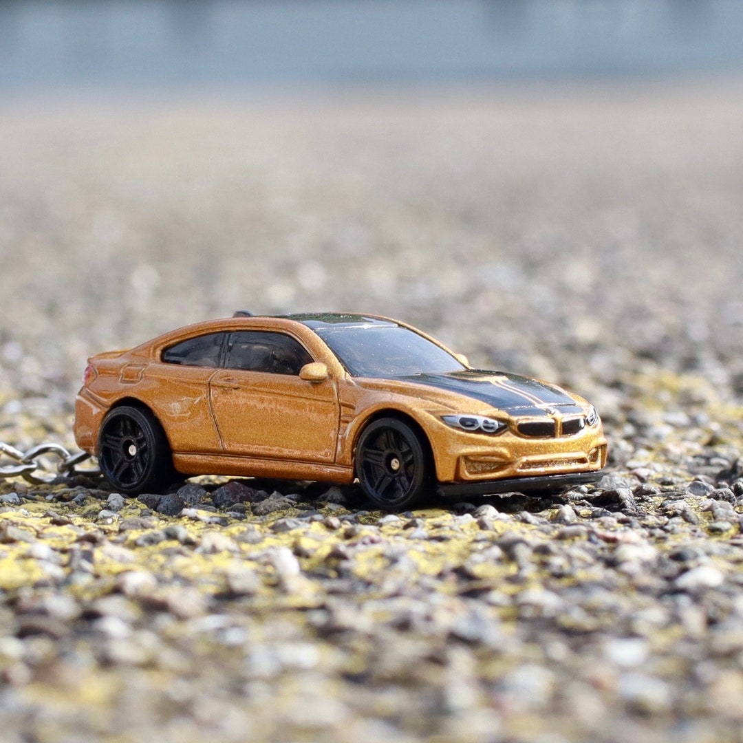 Gift for Men Keychain Personal BMW M4 Decoration Gold Car Keychains ...