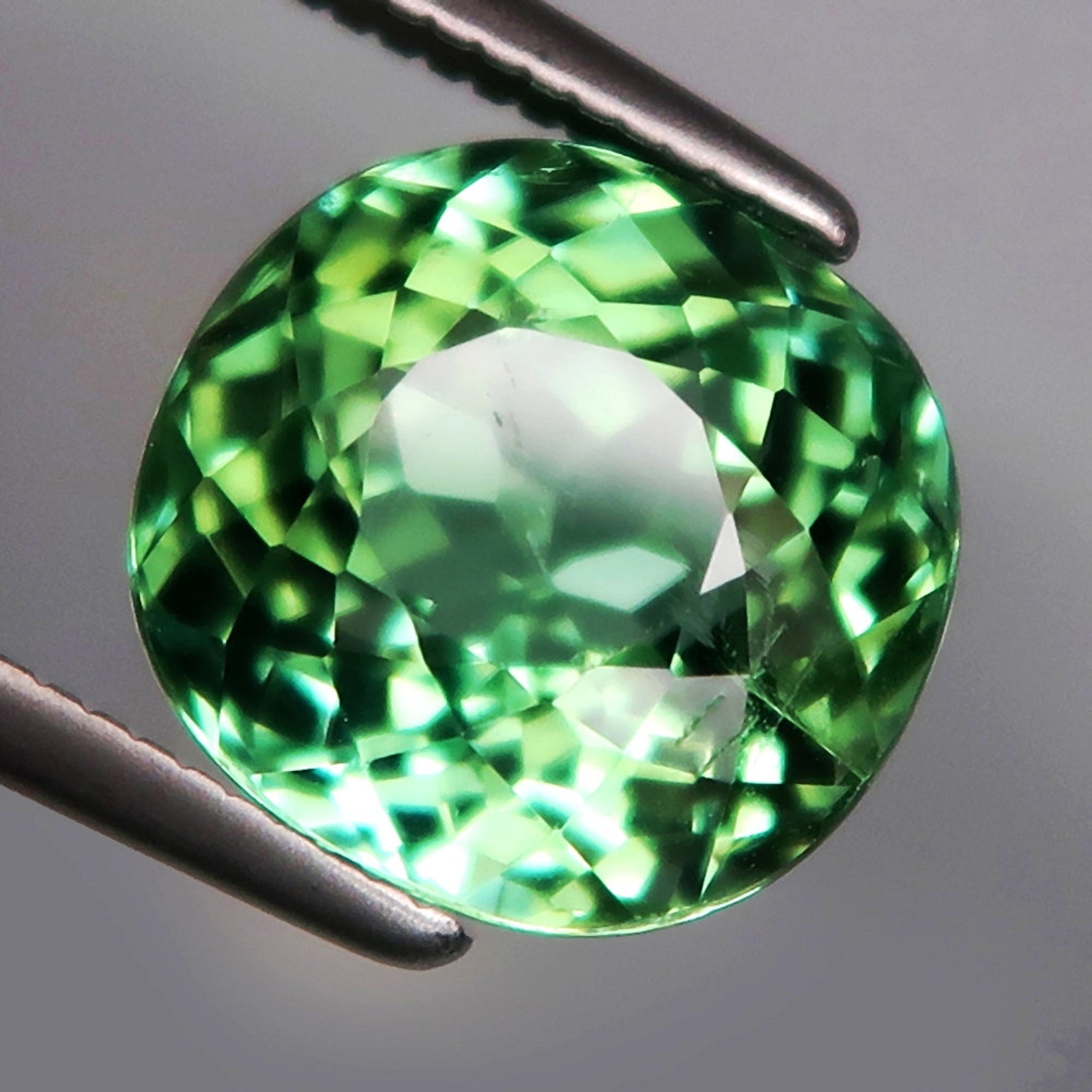3.75cts Natural Paraiba Tourmaline Neon Green Color Top - Etsy