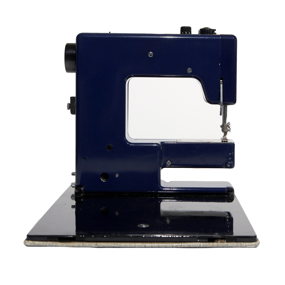 Salmoiraghi 44 • Portable Sewing Machine • Vintage Italian Design ...