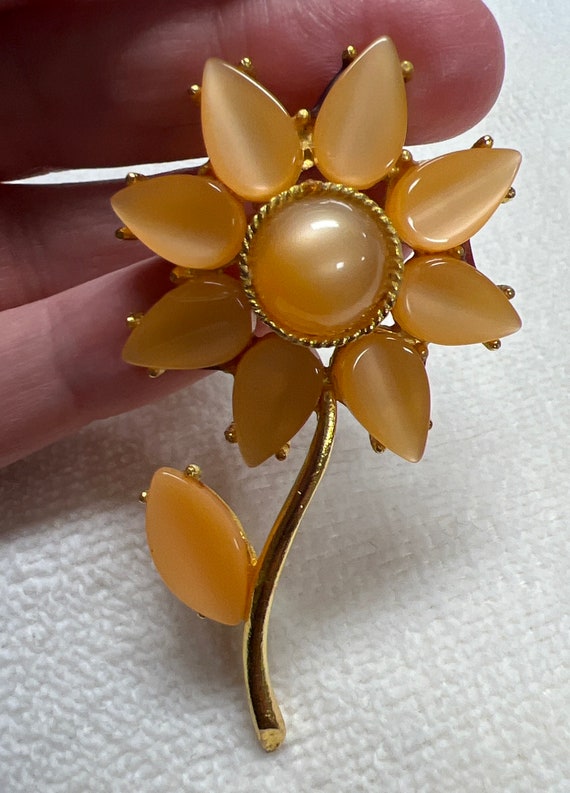 Vintage brooch peach - Gem